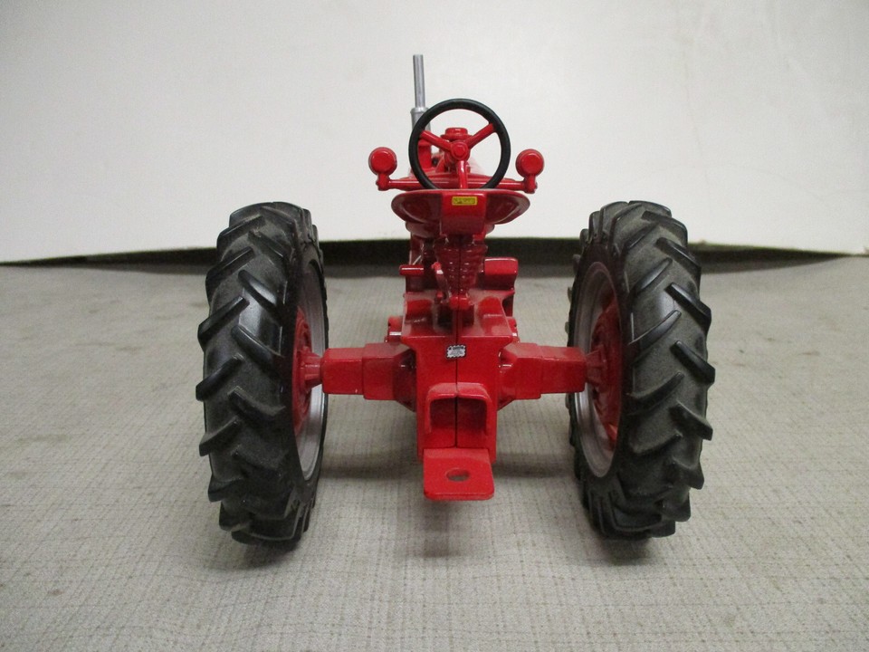 2014 Ertl International Harvester Farmall Model M Toy Tractor, 1/16 ...