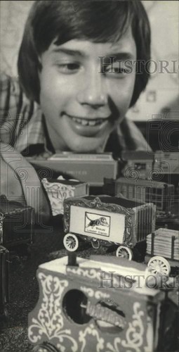 1979 Press Photo Todd shows off his model railroad circus wagons ...