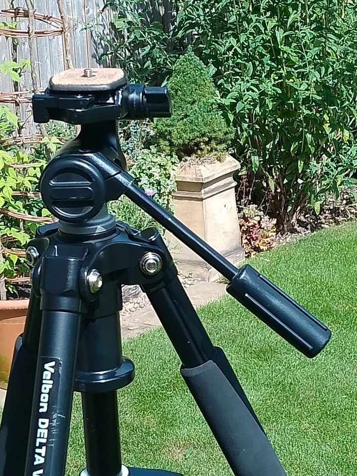 Velbon Delta V In Focus Tripod With PH 157Q Head And Delta HC-1 Hide ...