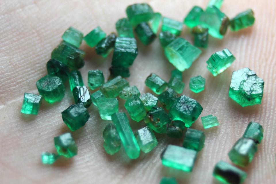 Wow Green Emerald Crystals Lot Small Size Terminated Natural AA Emerald ...