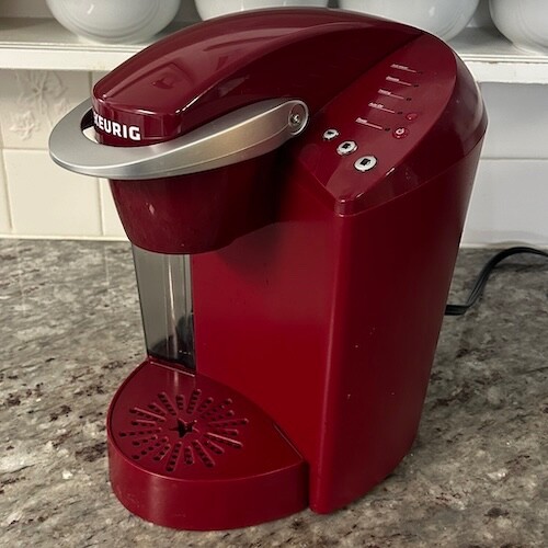 Keurig K-Classic RED Single-Serve K-Cup Pod Coffee Maker - Rhubarb Red ...