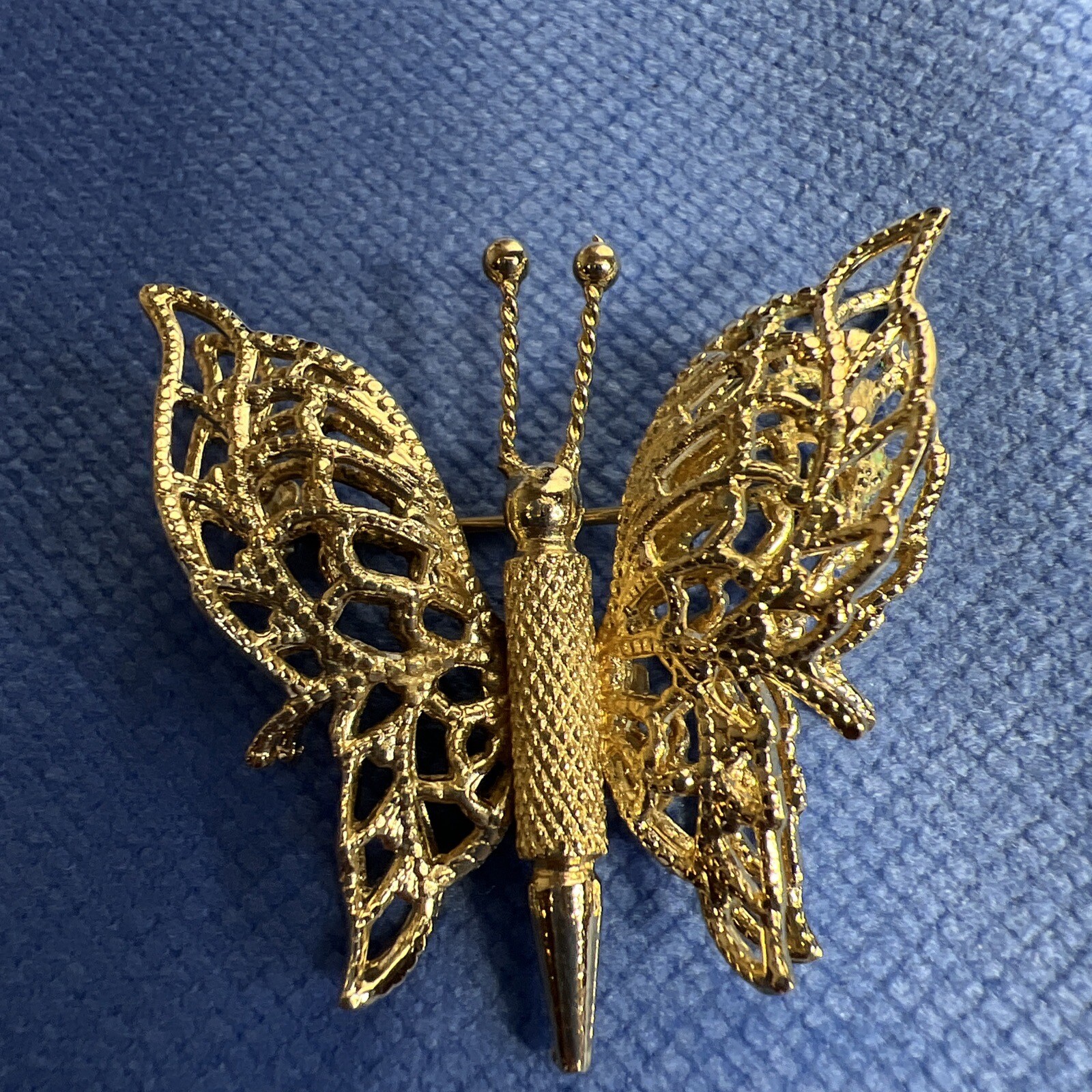 VTG 3D BUTTERFLY DOUBLE LAYER WINGS FILIGREE GOLD TON… - Gem