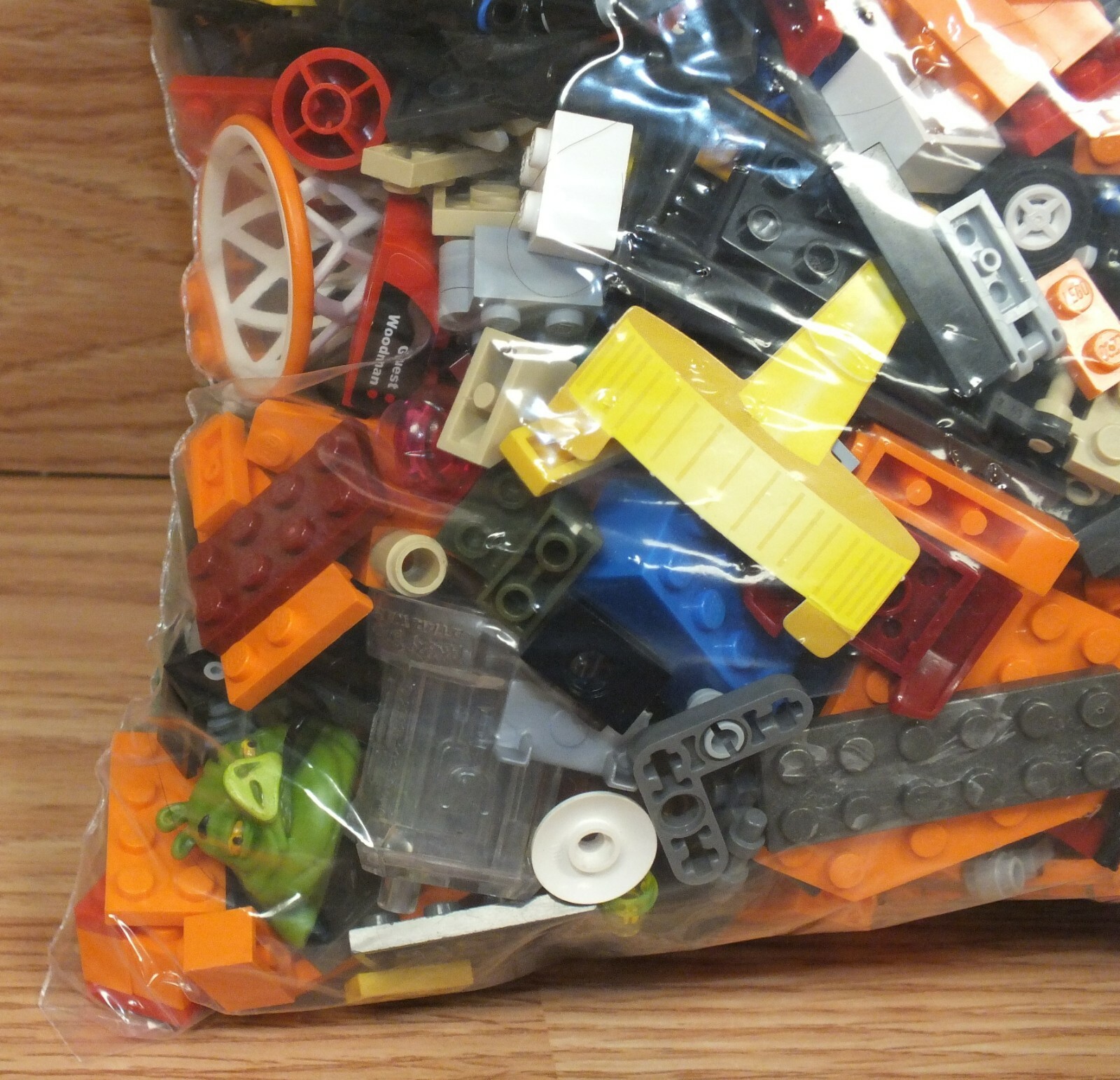 Random Mixed 2.5 Pound Bag of Legos Mini Figs & Other Random Small Toys ...