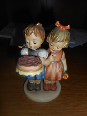 HUMMEL 176 I BIRTHDAY CAKE FIGURINE 5.5" | eBay