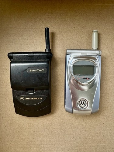 Flip Phones Lot 1990s Motorola StarTAC & Motorola V60 NO CHARGERS ...