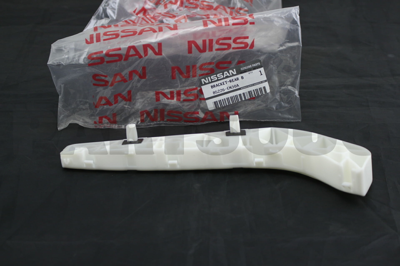 85226EM30A Genuine Nissan BRACKET-REAR BUMPER SIDE,RH 85226-EM30A | eBay