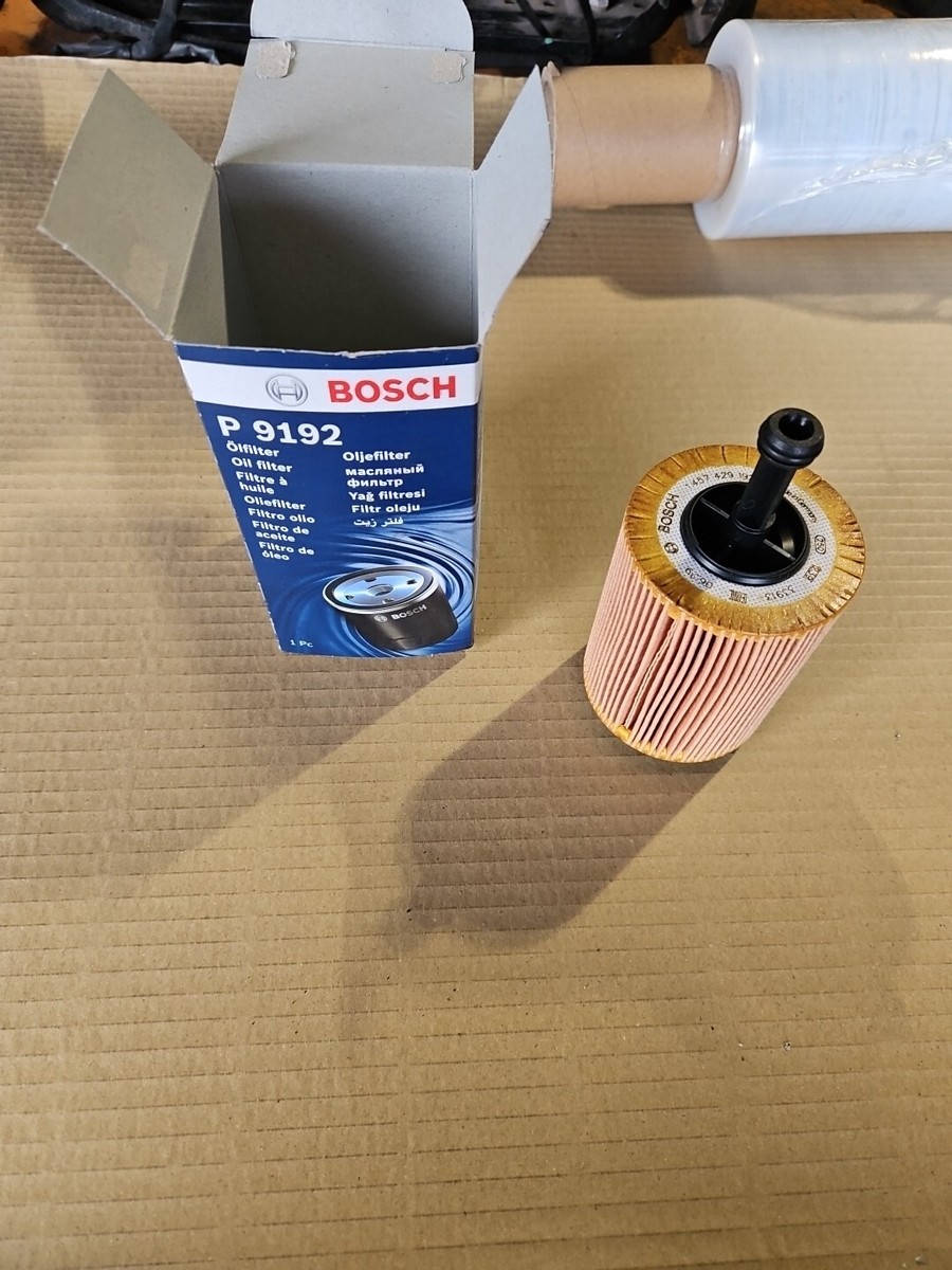 Car 059115389k 059115389p 059115389g Housing Assembly For Audi Oil Filter