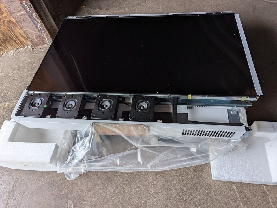 Cisco MX800 TelePresence Dual 70" LED Monitors and Dual Camera System w ...