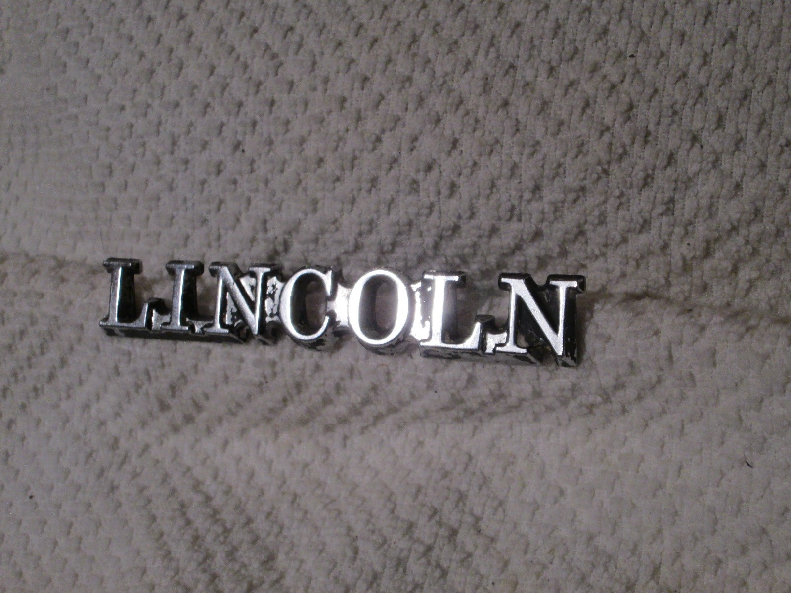 Vintage Lincoln Script Emblem Badge D5VB-60425500-AA pins intact great ...