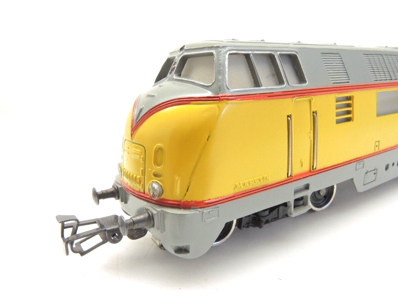 Märklin 3021 Diesellok V200 006, 1.Version, professionell umlackiert ...