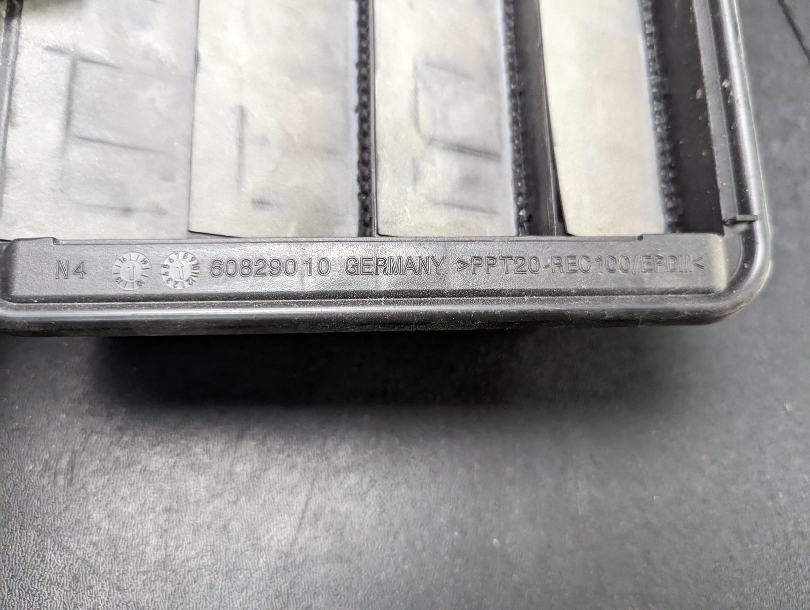 2PC Rear Quarter Panel Pressure Vent Grille 2018 BMW X1 64229201647 | eBay