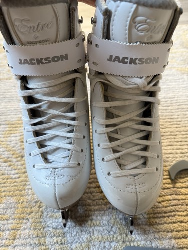 Jackson Entre skates with legacy 7 blades. Size 1R | eBay