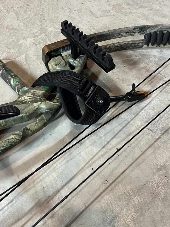 Grizzly REFLEX Compound Bow 50# RH | eBay