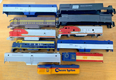 HO SCALE Train Car & Locomotive Body Lot Shells Chessie Penn NW Santa ...