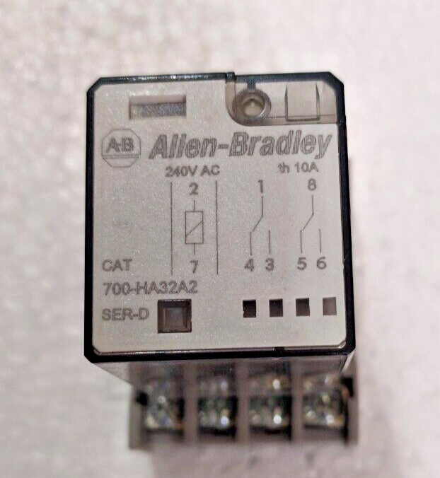 ALLEN BRADLEY 700-HA32A2 SER D RELAY 8 PIN 240VAC W/SOCKET BASE 700 ...