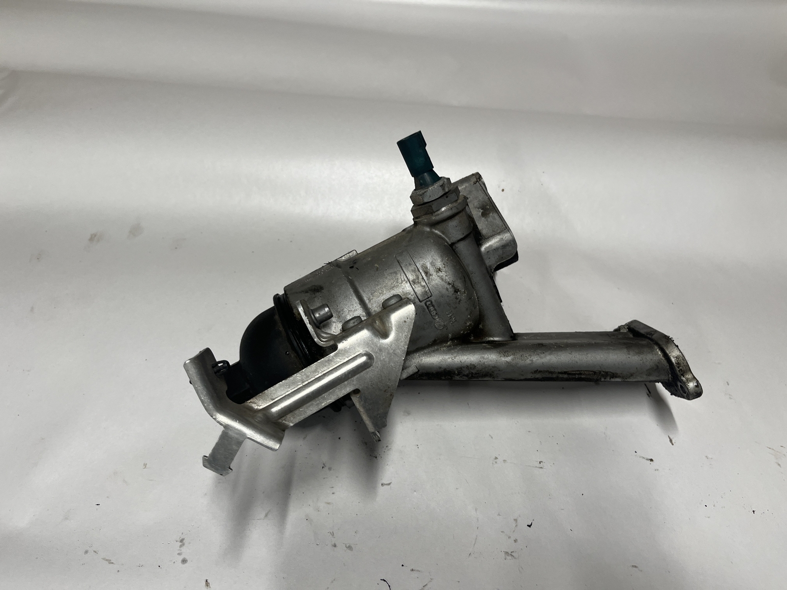 AUDI A8 4H 2012 Oil Filter Holder 079115401AA | eBay