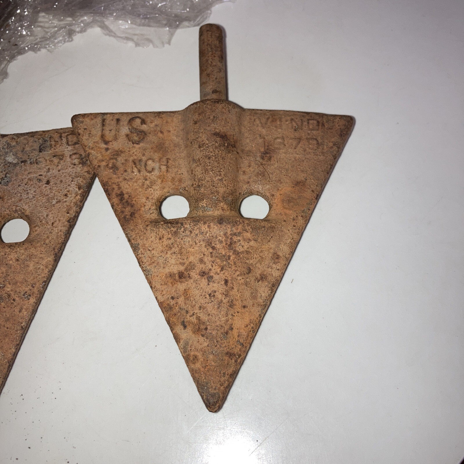 Vintage set of 4 four 1979 Rusted Cool MILITARY 4" ARROWHEAD EARTH ...