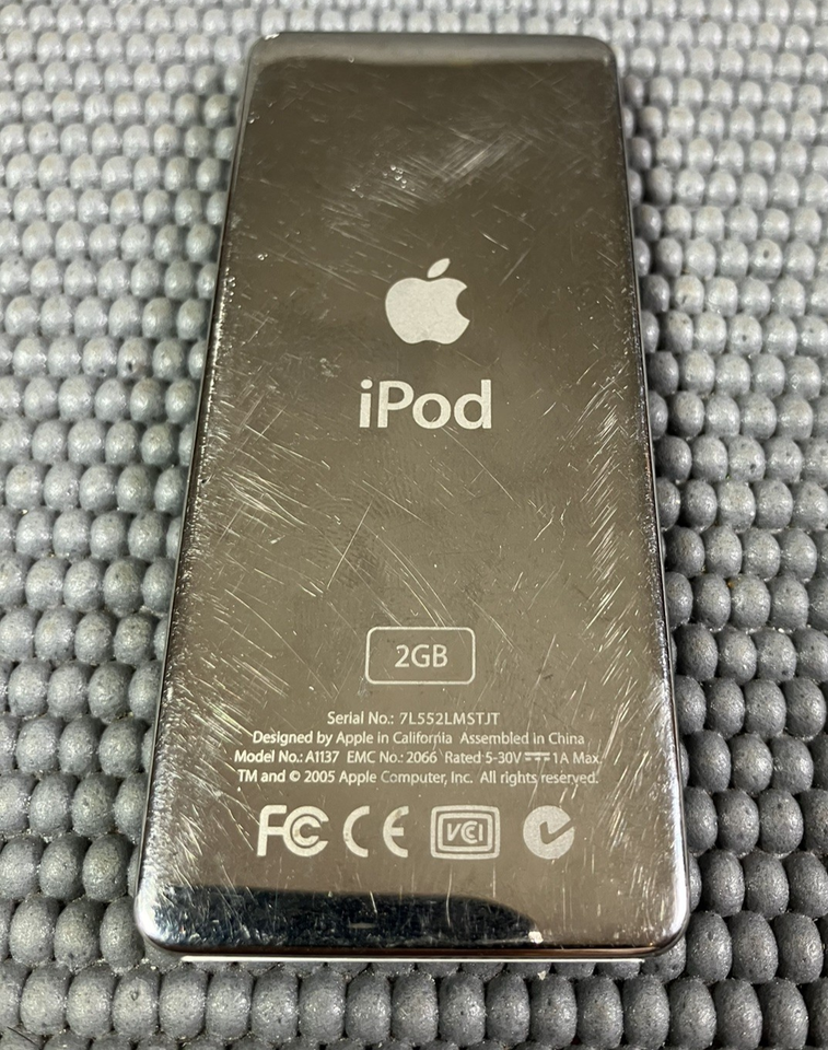 Apple iPod Nano 1st Gen 2GB Black A1137 Bundle Tested Working | eBay