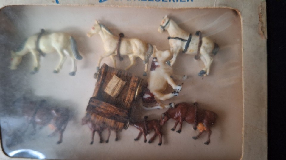Reisler Miniatures Horses Cows and Wagon Modellfiguren Made in Denmark ...