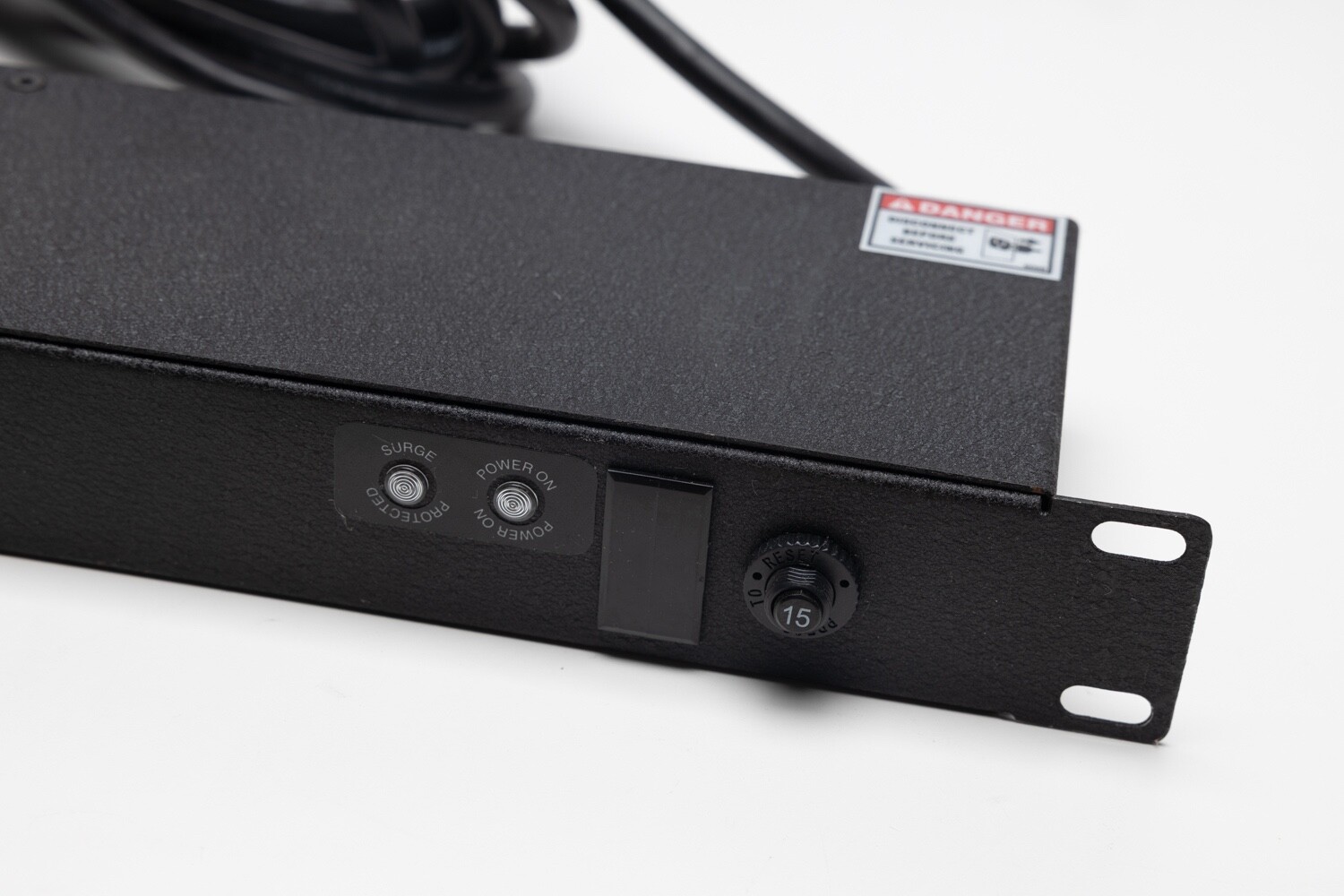 Geist SPN064-15TL Server 6-Outlet Rackmount Surge Protector Power Strip ...