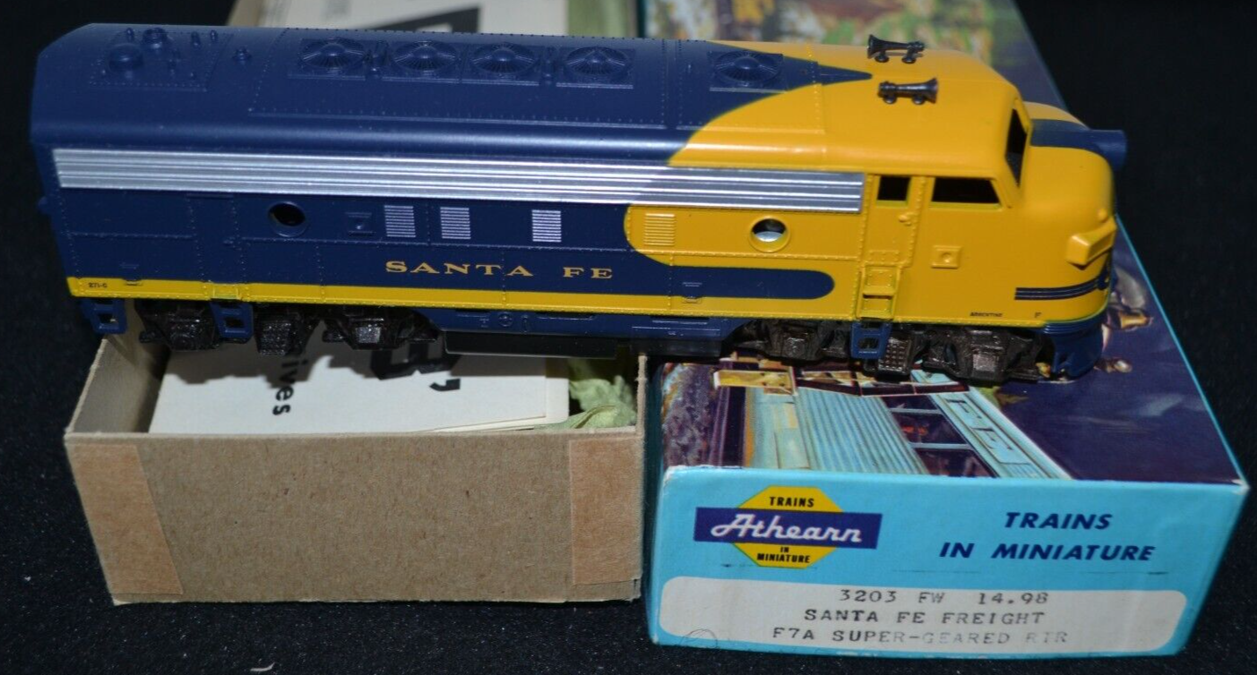 VINTAGE ATHEARN #3203 HO SCALE MODEL TRAINS SANTA FE F7AB DIESEL ...