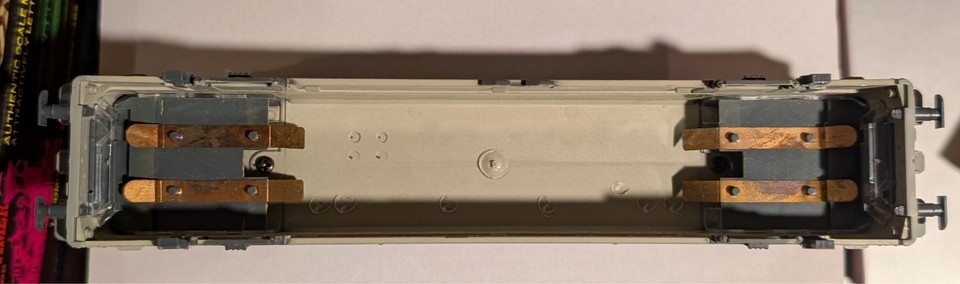 ROCO HO French SNCF BB9312 plastic body Breton Grey and Orange | eBay