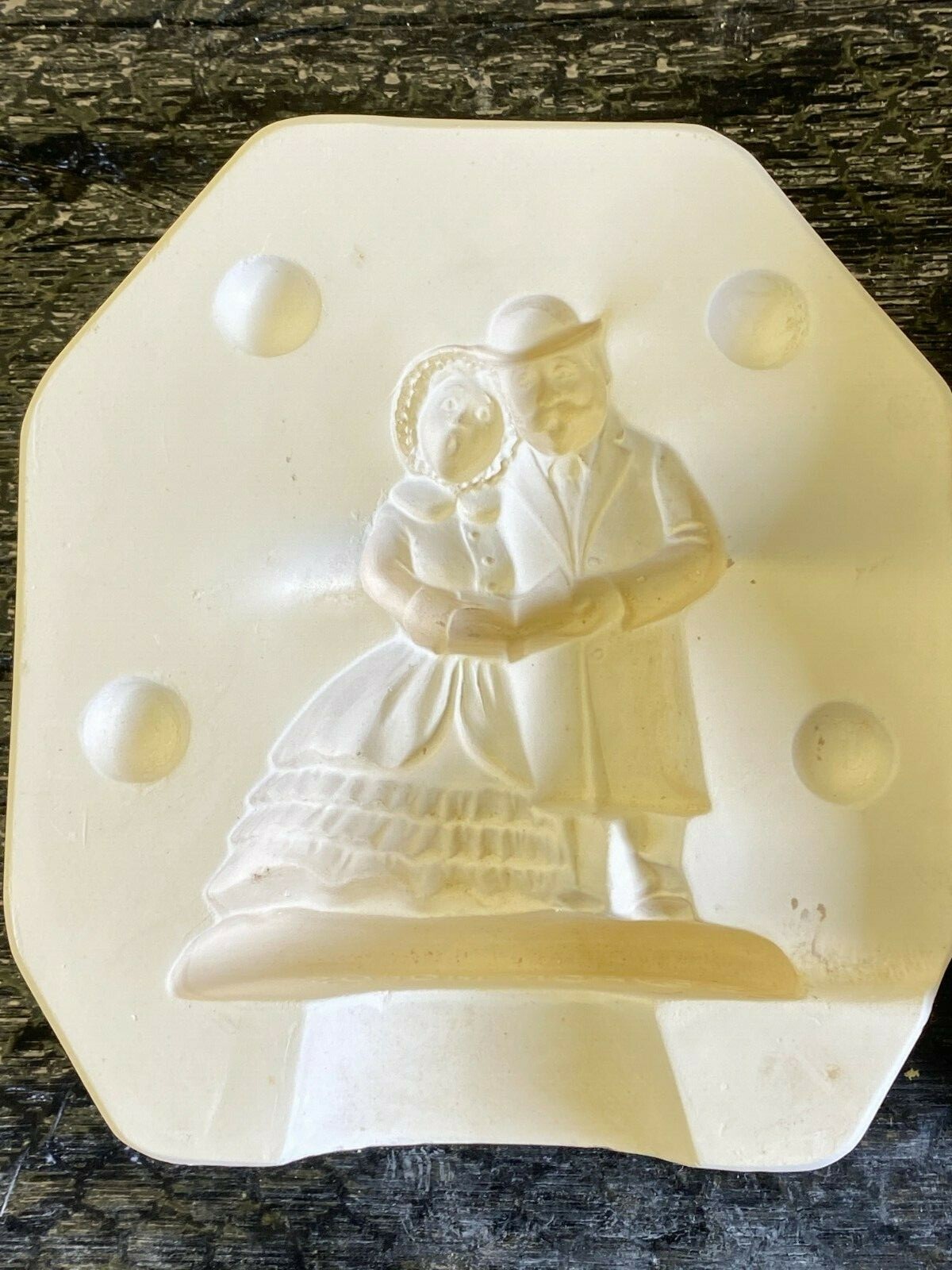 VINTAGE BYRON CERAMIC MOLD #1254 CAROLING COUPLE | eBay