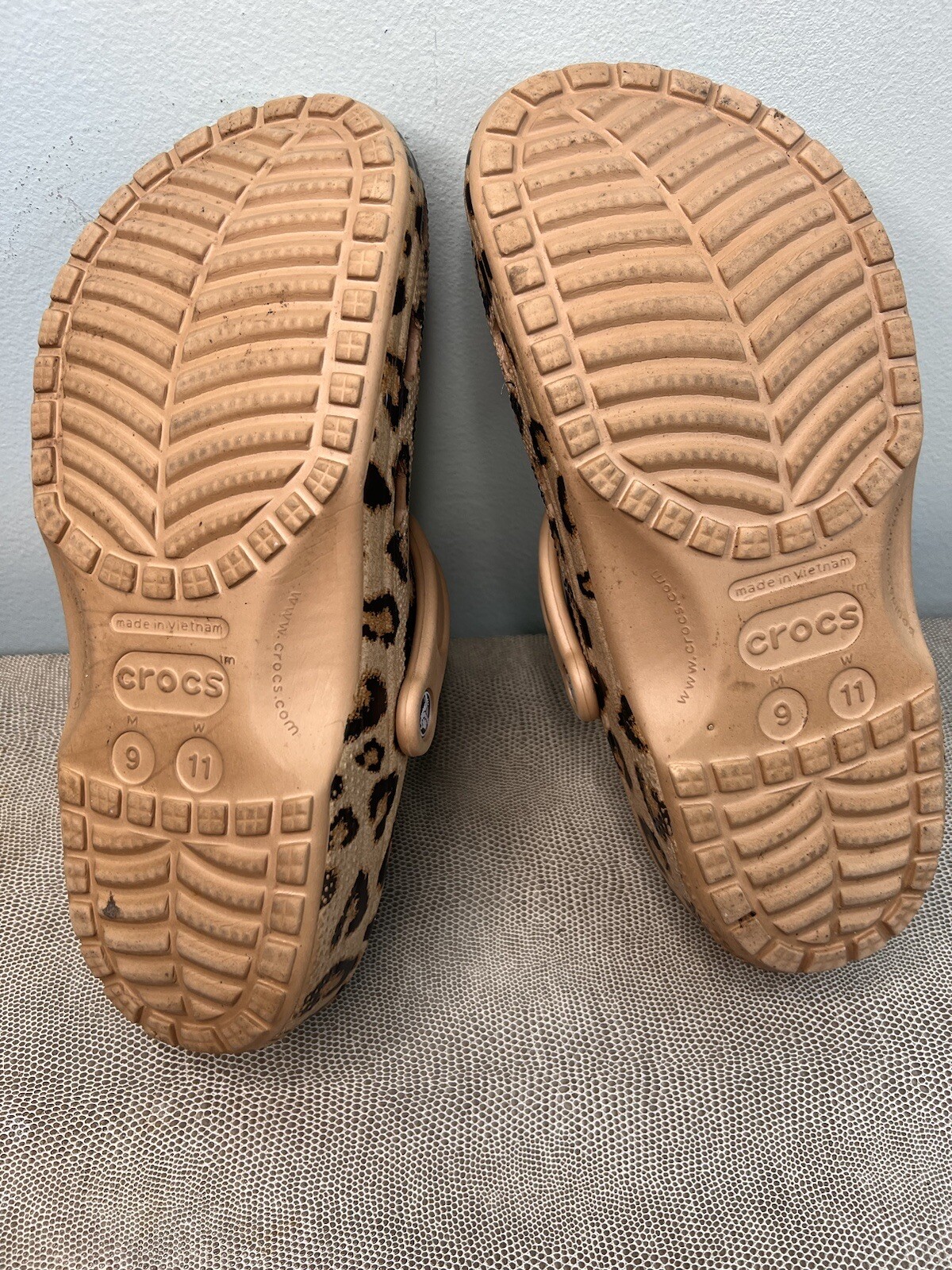 Crocs Classic Cheetah Animal Print Clogs Women's Siz… - Gem