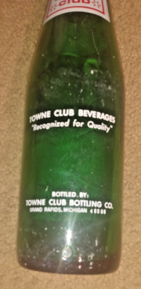 Ventage 1970 Towne Club Cola Warren Michigan 12oz Green Glass Soda Pop ...