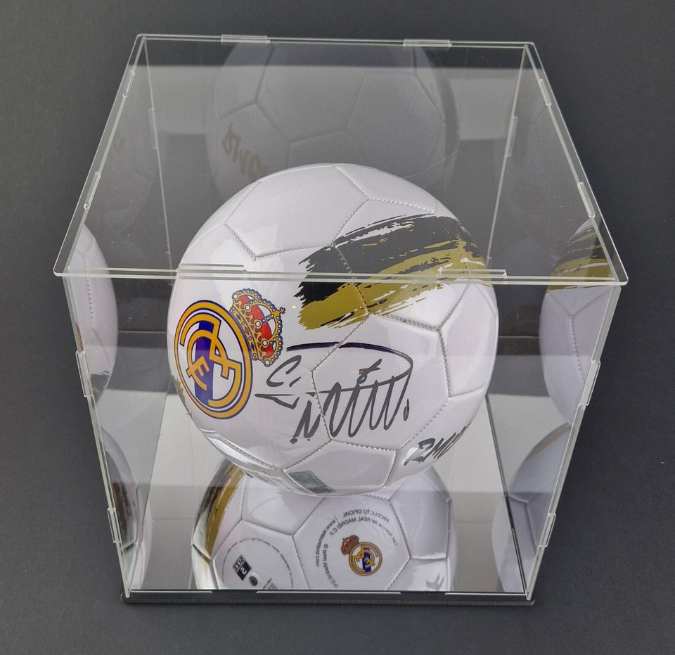 Cristiano Ronaldo soccer ball balon Real Madrid F.C. Hand Signed with ...