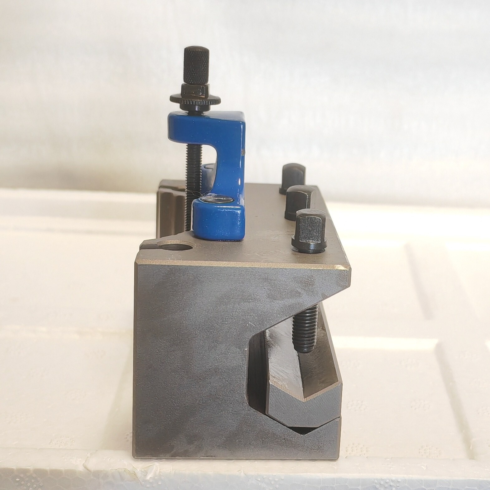 V Block And locking screws for EH30100 Round tool holder 4 E Multifix ...