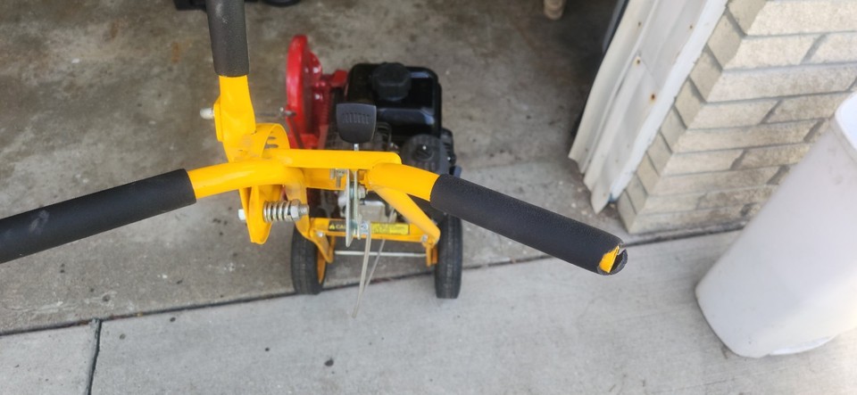 McLane 9 Inch Gas Powered Walk Behind Lawn Edger with 4 Rubber Wheels ...
