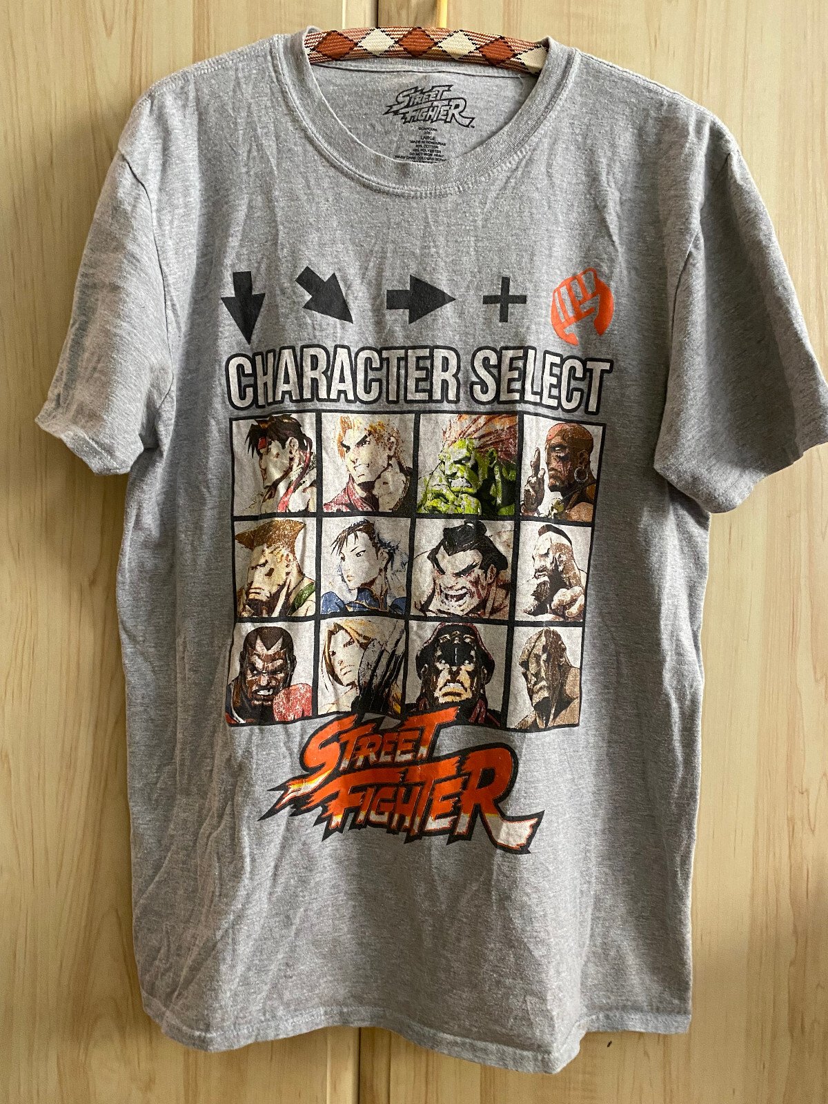Street Fighter Official T-Shirt Capcom Fighting Large… - Gem