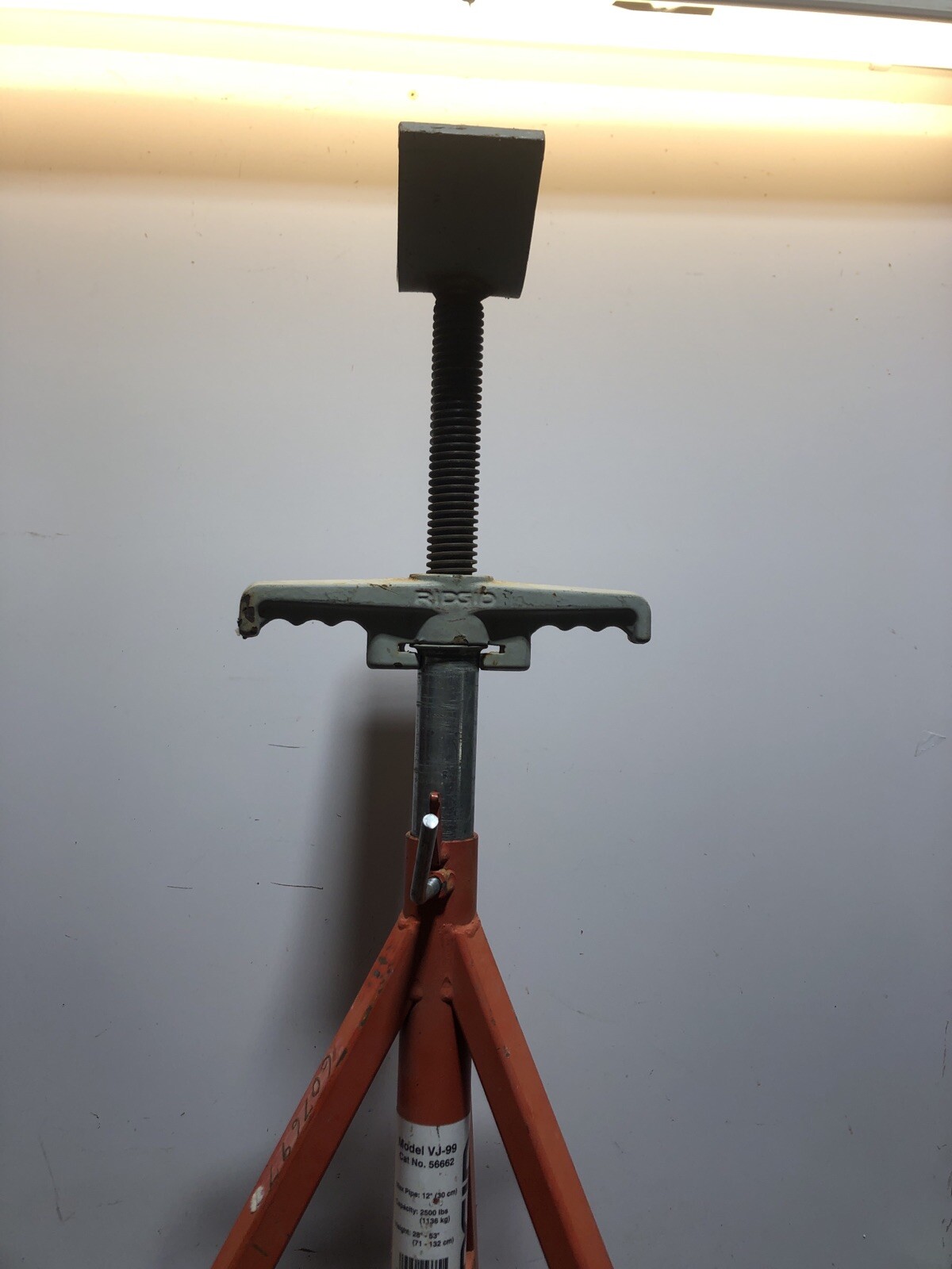 Ridgid 56662 VJ-99 V Head Pipe Stand Adjustable 28-52" 2500 Capacity w ...