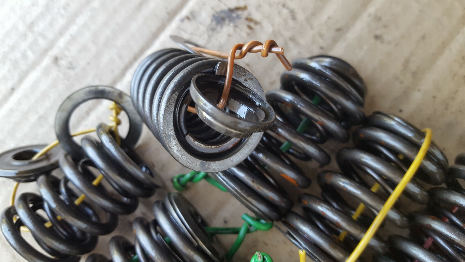 BMW E34 E36 525i 320i M50 NON VANOS Dual Valve Spring Set 24 Springs ...