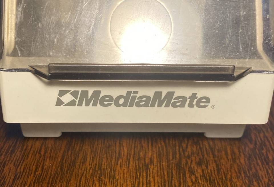 VINTAGE 90s MediaMate 3.5" Floppy Disk Flip Plastic Storage Box Case w ...