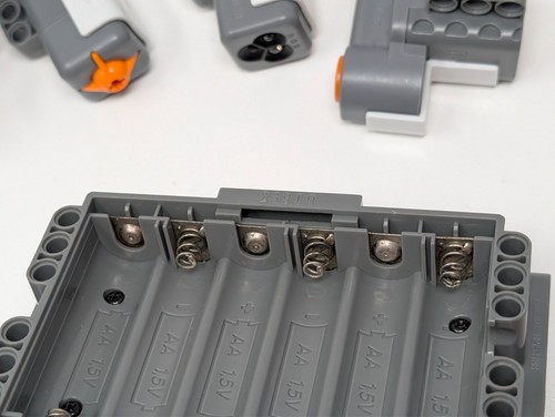 12x LEGO MindStorms NXT Lot: Controller, 3x Motors, 5x Cords, 3x ...