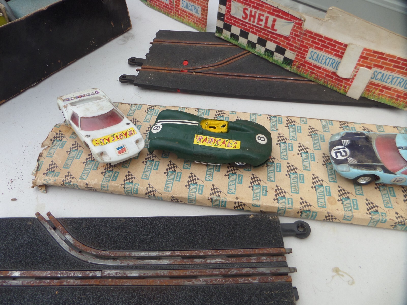 VINTAGE OLD 1960's SCALEXTRIC SLOT CAR SET FORD F40 & JAGUAR CARS SET ...