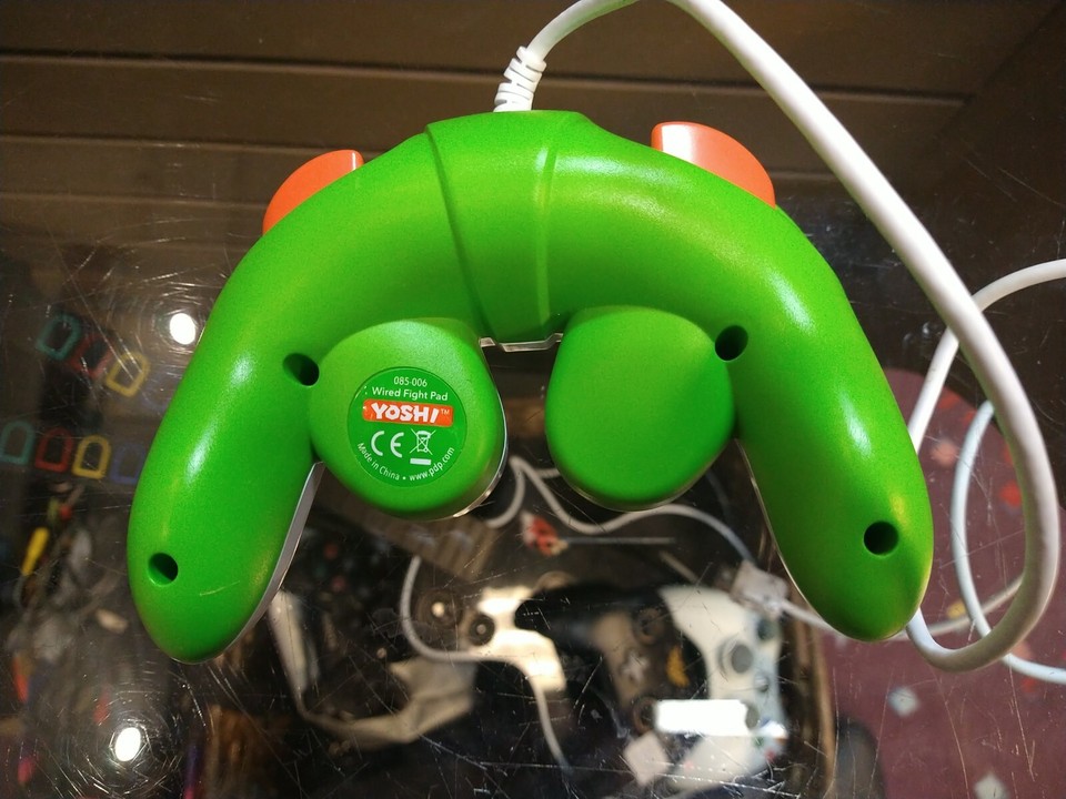 Nintendo Wii U Wired Fight Pad GameCube Style Controller Green Yoshi ...
