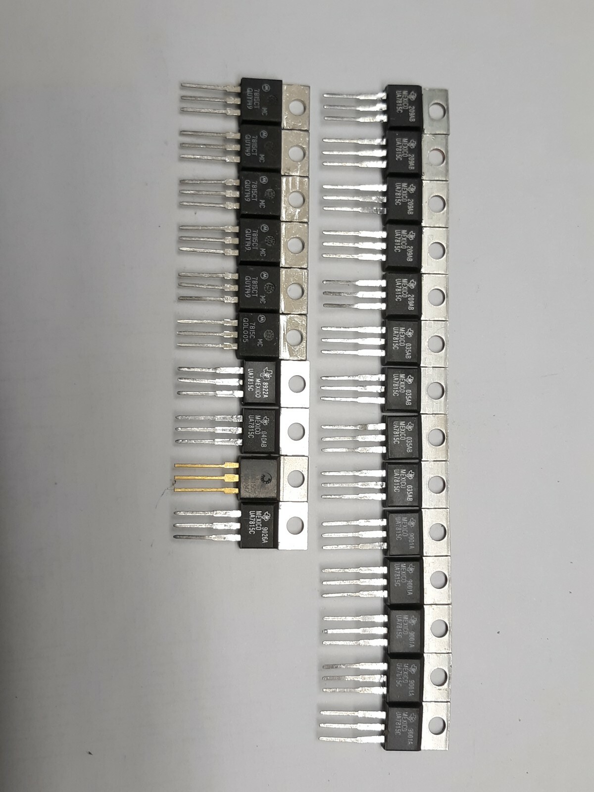 One MC7815 UA7815 L7815 Positive 15 volt 1 amp Power Supply Voltage ...