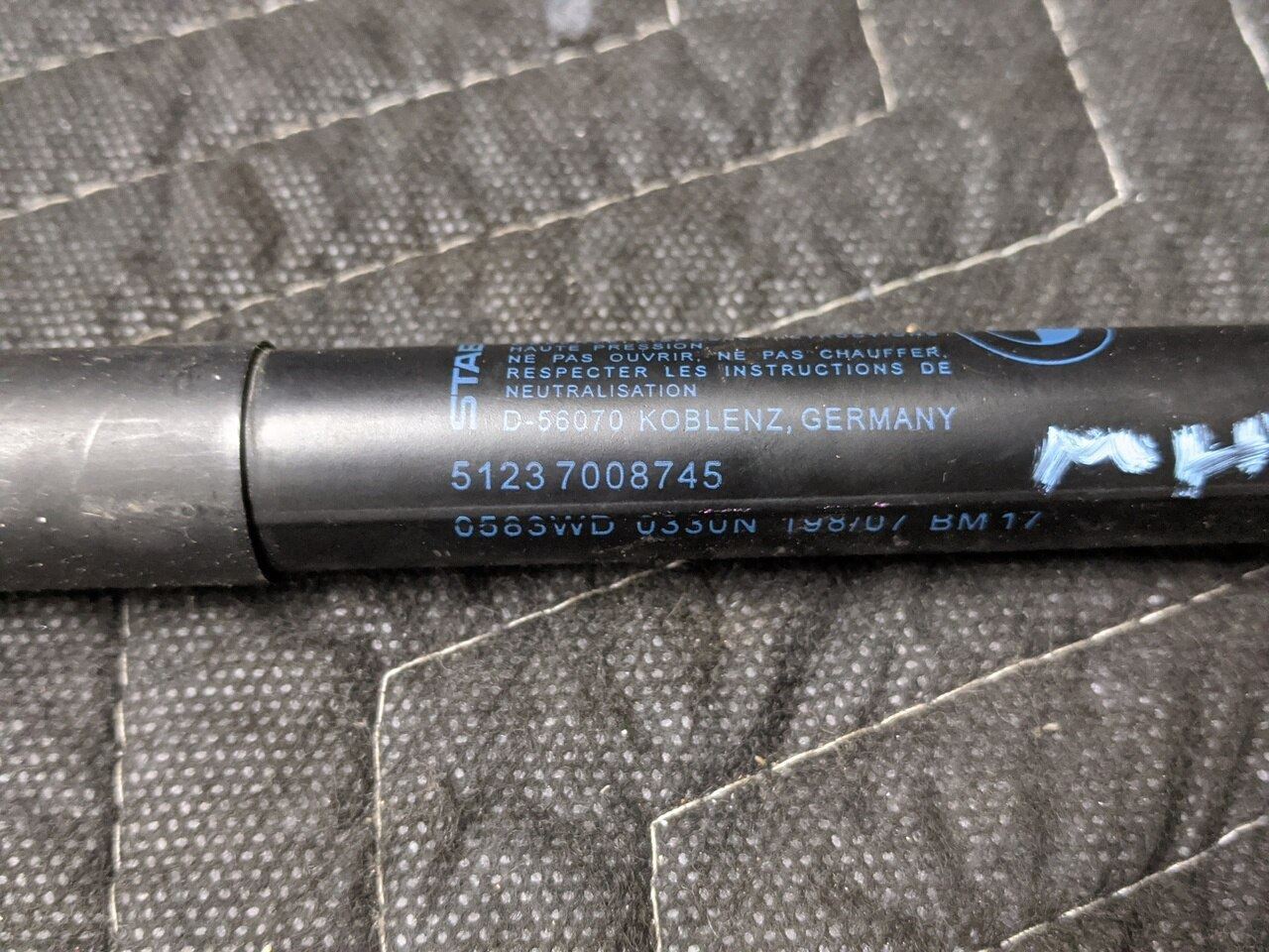 BMW E60/E61 5-Series Hood Strut 51237008745 | eBay
