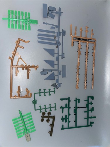 Lot of mostly Ho Scale military soldier building kit pieces | eBay