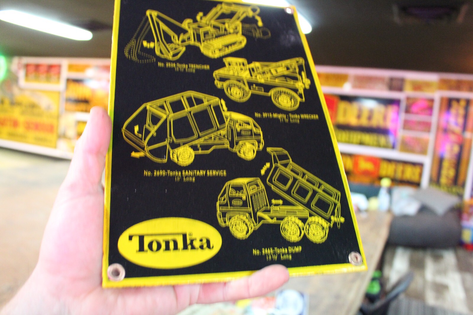 TONKA TOYS DEALER PORCEALIN METAL SIGN DUMP DIGGER TRUCK CONSTRUCTION ...