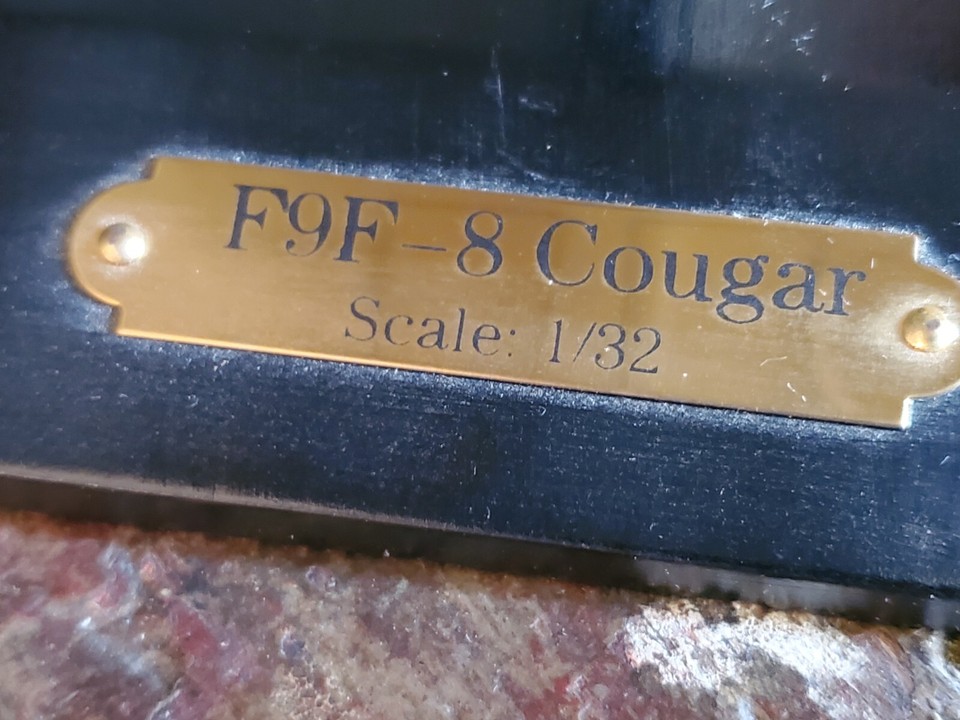 Grumman F9F-8 Cougar VF 43 Aircraft 1:32 Scale Executive Series Model ...