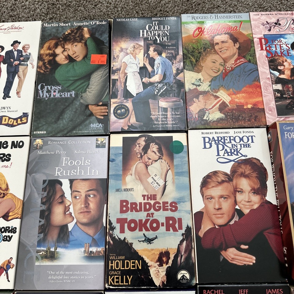 Lot Of 25 VHS Tapes Movies Romantic Comedy Rom-Coms Random 90s 80s Etc ...