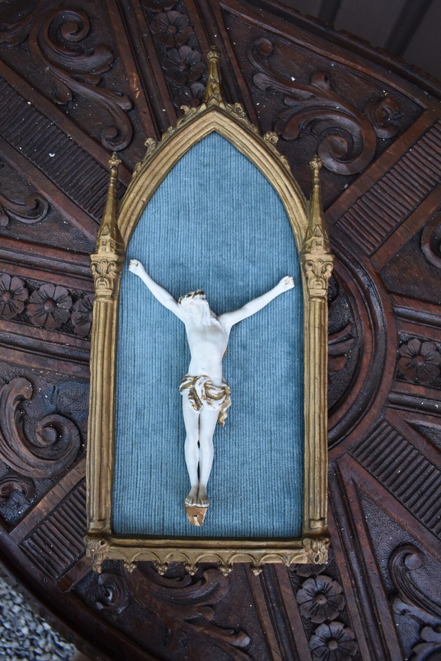 Antique neo gothic wall plaque frame chalk porcelain corpus christi | eBay