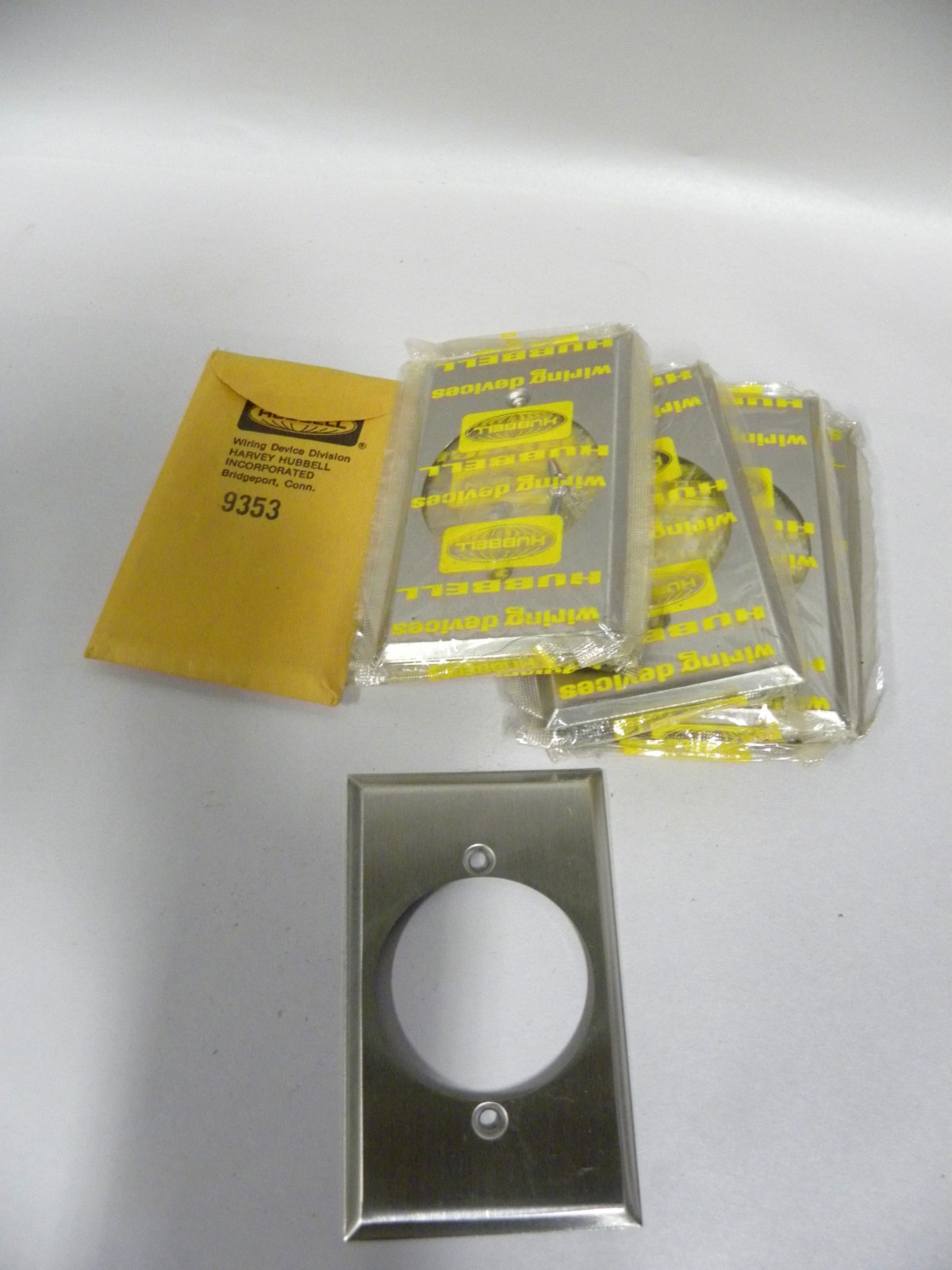 "12" NEW Hubbell 9353 Single Stainless Steel Receptacle Outlet Cover ...
