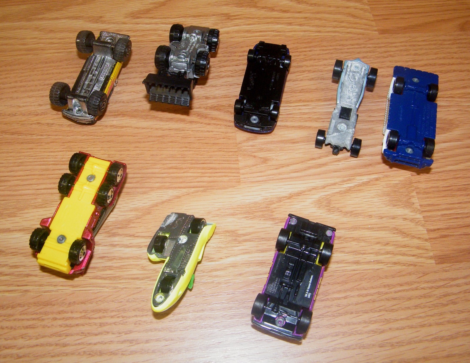 LOT OF 8 Hot Wheels, Matchbox, & Racing Champions Metal Toy Cars **READ ...