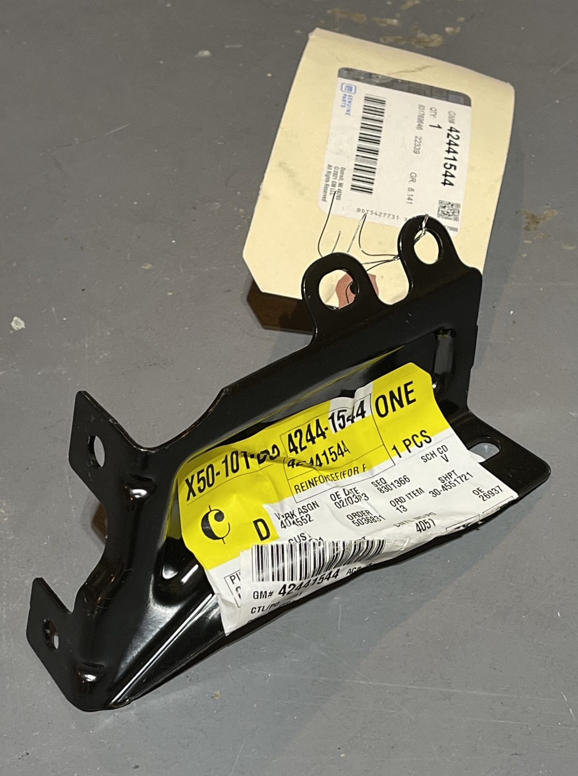 17-19 GMC Acadia Driver Side Front Fender Lower Reinforcement OEM ...