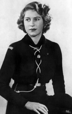 Queen Elizabeth II Unsigned 10" x 8" Photo - Young photo *4 | eBay UK